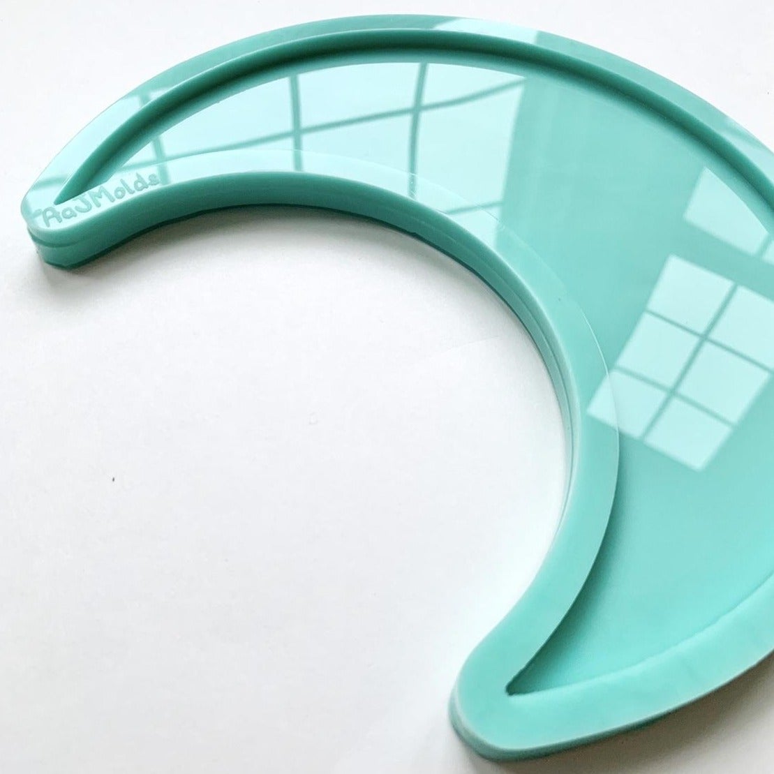 IMPERFECT Flat Crescent Moon Mold – AaJMolds